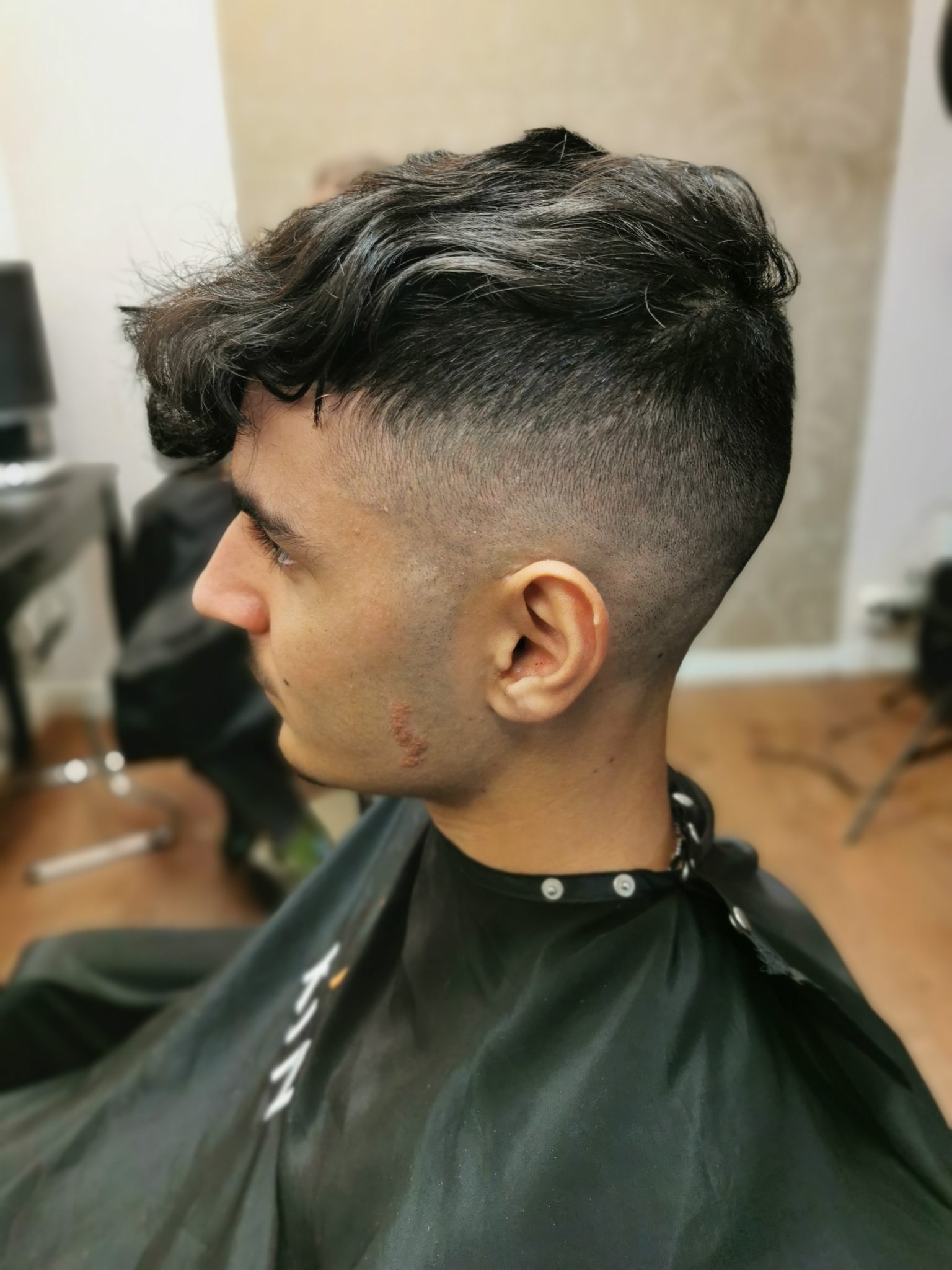 Permanenta håret på kille – Tips från Frisör i Sundsvall | Salong Barock